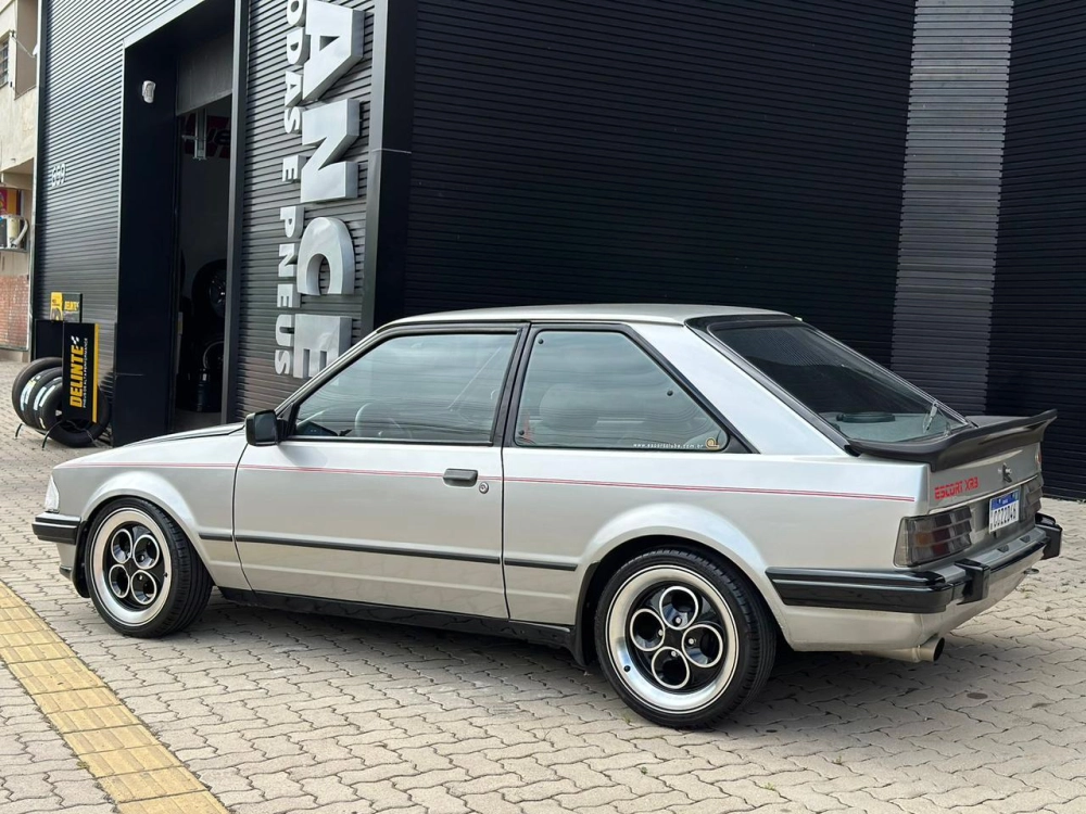 Escort XR3 Turbo - Anúncios para Alta performance